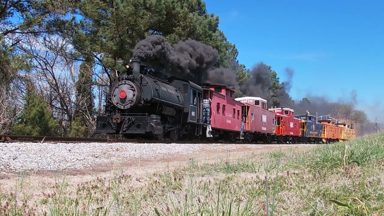 Jeddo Coal Co. #85 Pulling 6 Cabooses - YouTube