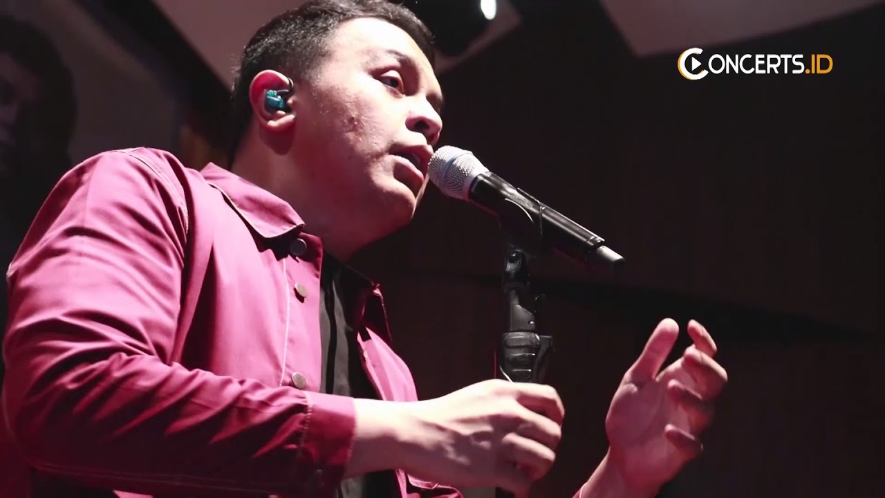 TULUS!! Sewindu - Intimate Night With TULUS #Concerts - YouTube
