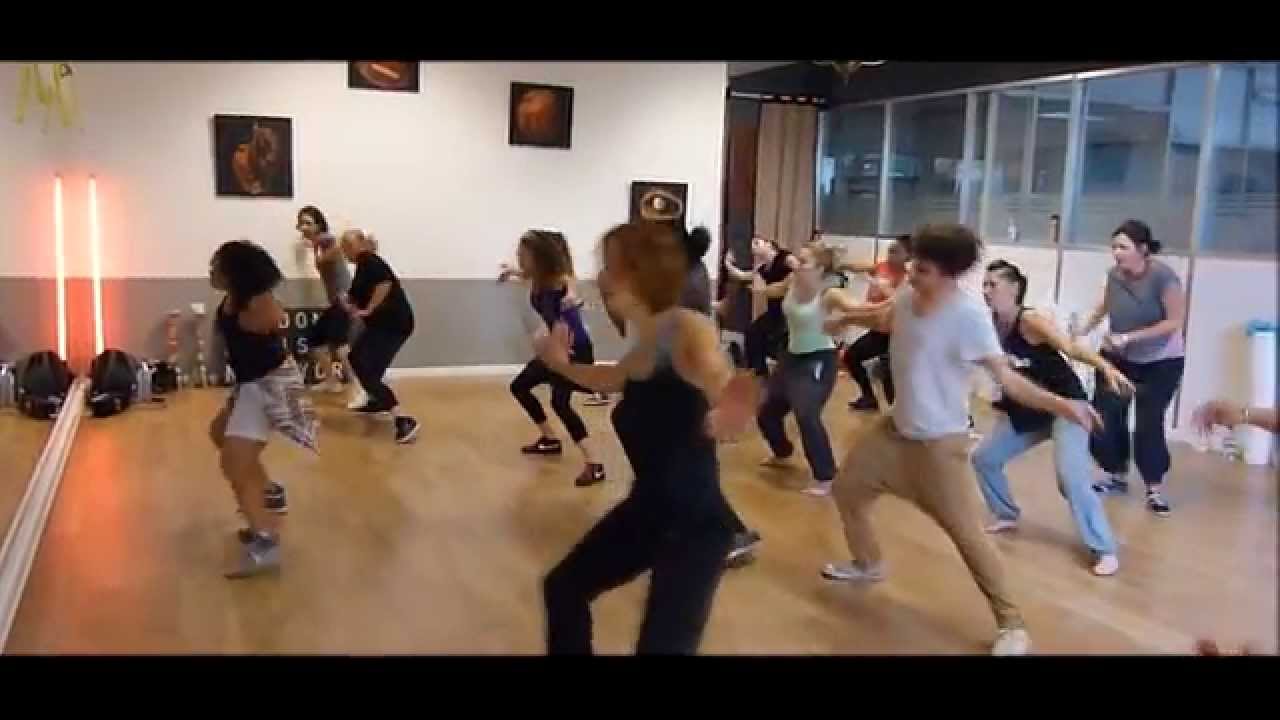 Livye - Stage Dancehall - Ravin (Popcaan) - YouTube