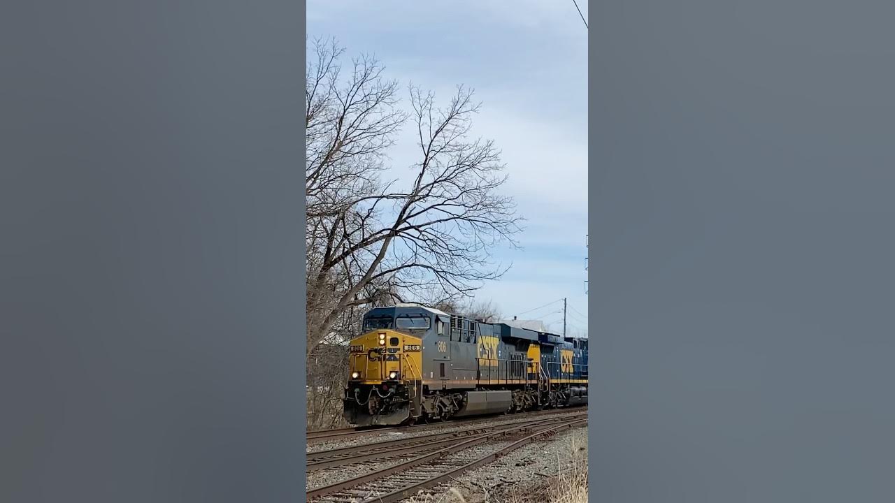 CSX M377 in Hummelstown, PA with a nice horn - YouTube