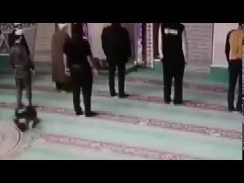 Camide Oyun Oynayan Çocuk
