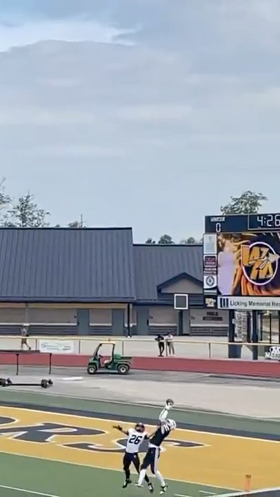 Highschool QB throws 45 yards on target 🔥 QB Austin Marsh - YouTube