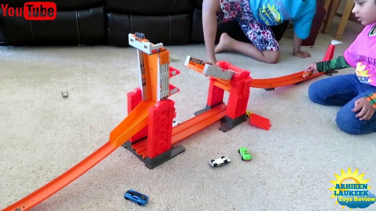 Hot Wheels Track Builder Stunt Bridge Kit Review and Play! |Game| Track ...