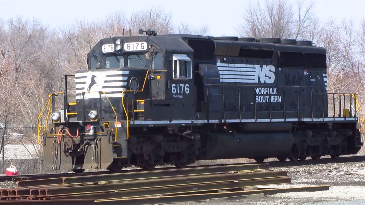 The Sound of an Idling SD40-2 - YouTube