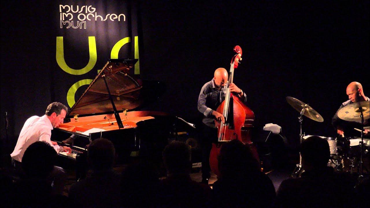 Aaron Goldberg Trio - "Isn't She Lovely" @ musig-im-ochsen, Muri - YouTube