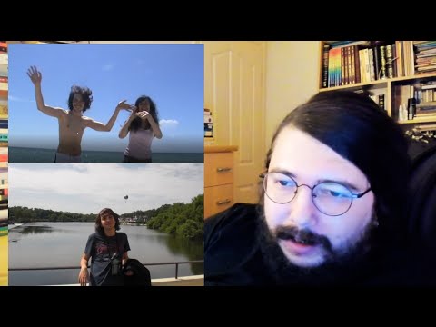 Cemre Demirel gençlik videolarını izliyor.