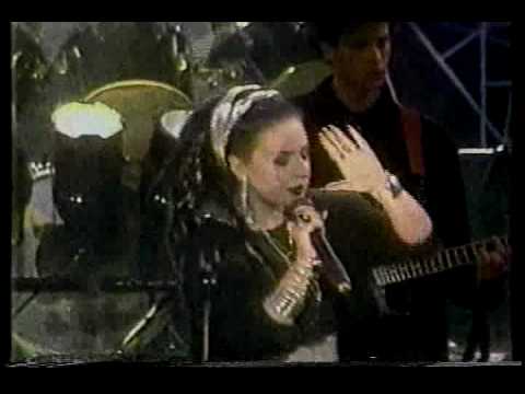 Alaska y Dinarama con Caifanes DESEO CARNAL