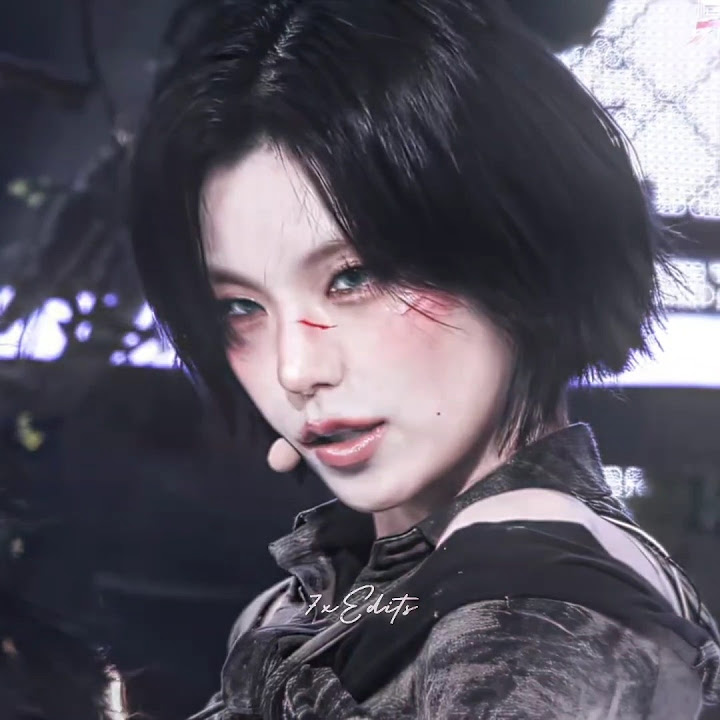 Yeji Edit 🥵 #itzy #lia #yuna #ryujin #chaeryeong - YouTube