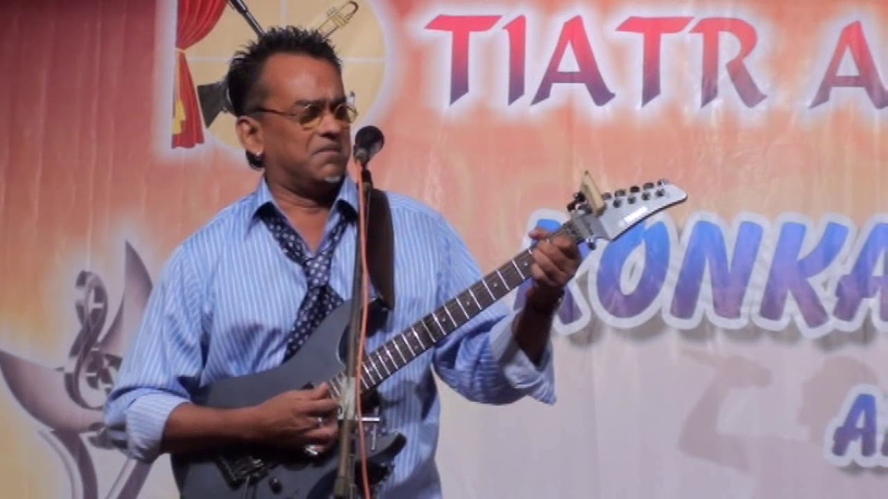 Remo Fernandes sings at The Konkani Git ani Songit Puroskar 2012 - YouTube