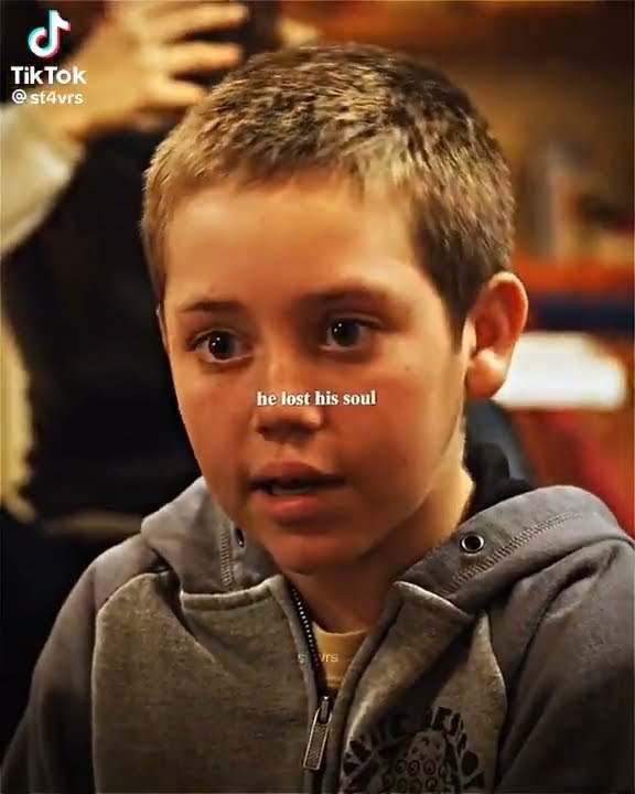 white boy carl.... why he keep poppin up. #fyp #shameless - YouTube