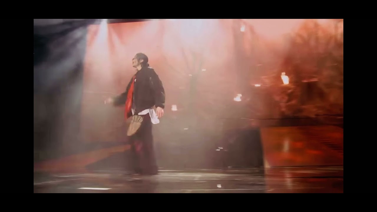 Michael Jackson performing Earth Song. (June 24 2009) THIS IS IT ...