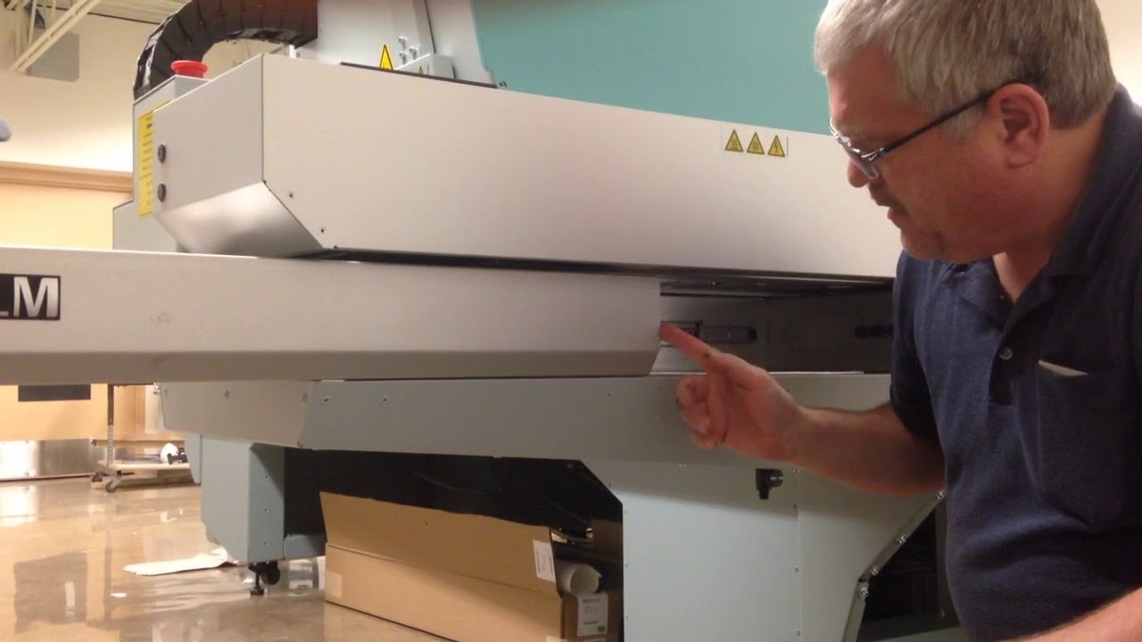 Manually cleaning Fuji Acuity Select 26 - YouTube