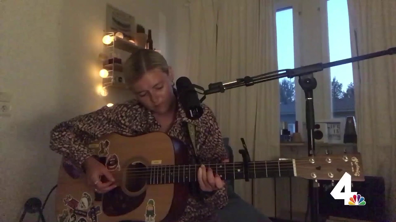 Ellen Krauss performs "The One I Love" - YouTube