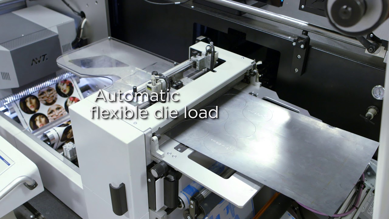 Edale FL3 Automatic flexible die load & Unload - YouTube