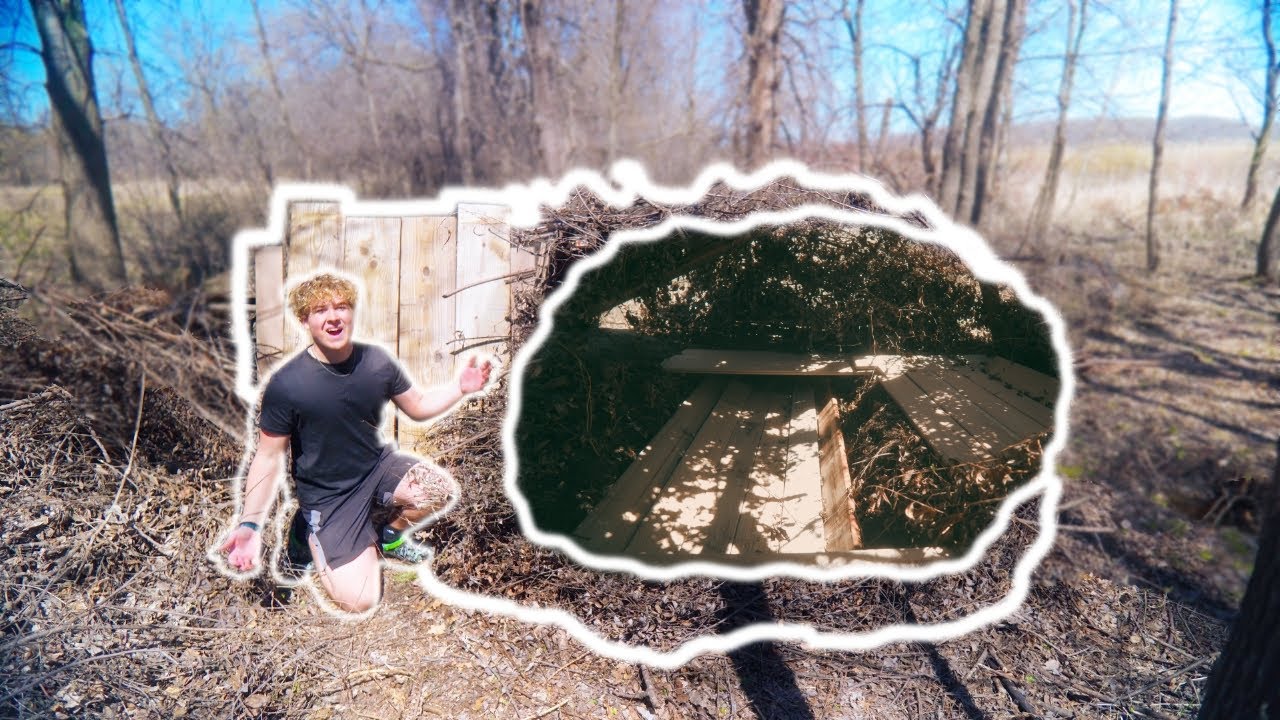 Building the Interior in the GIANT Fort!!! - YouTube