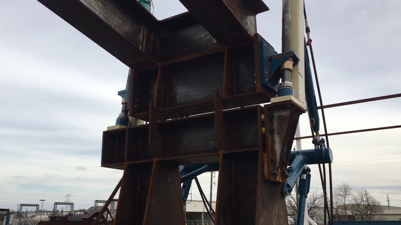 Screw Jacks for Heat Exchanger Lift - YouTube