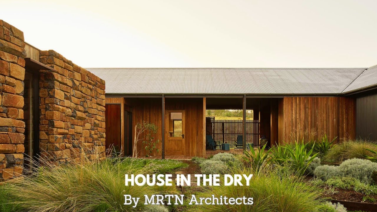 Semi-Rural House on ex-grazing Land Surrounded by Yellowing Grass and ...