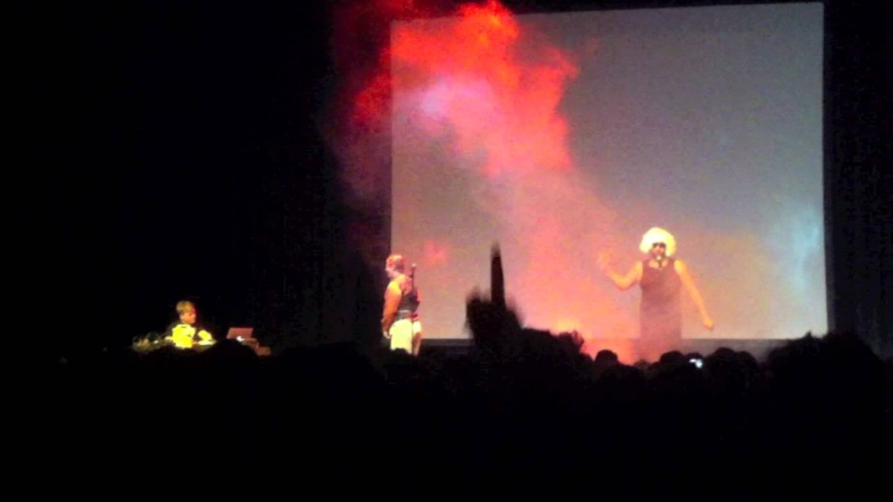 Casey & His Brother (Tim & Eric) - Medley live at The Forum (Melbourne ...