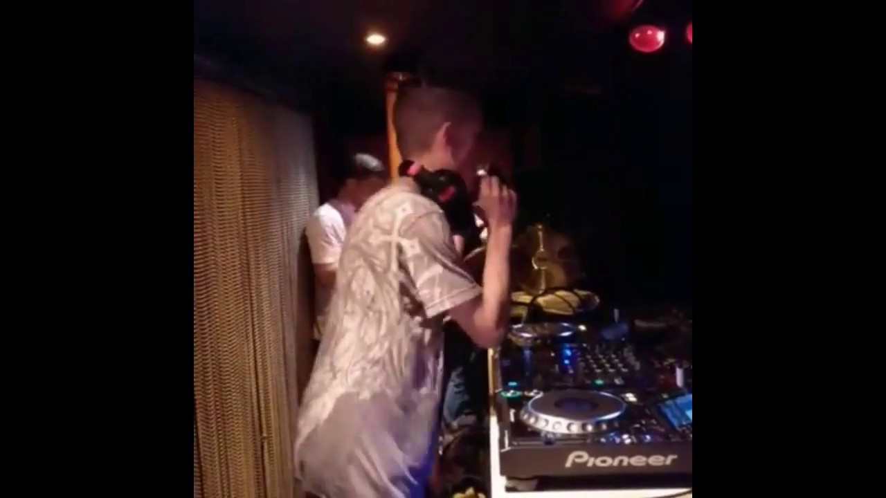 M ZONE B2B MARK EG LIVE SOUND PULSATION CRASH MANOR - YouTube