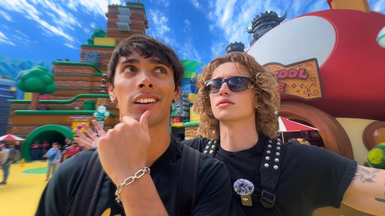 Universal Studios w/ Alicia & Jordan - YouTube