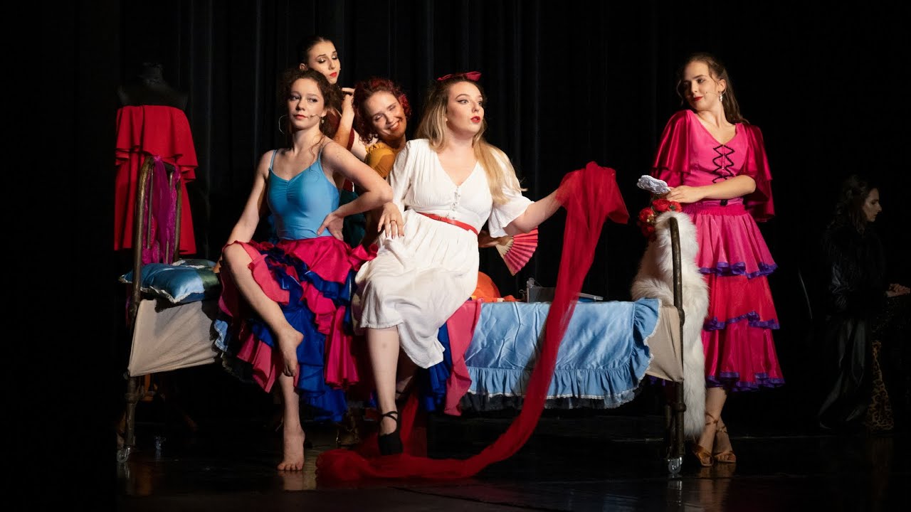 West Side Story- I feel pretty scene Polish Version - YouTube