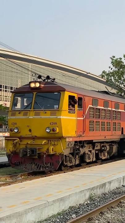 Alsthom 4208 ขบวนรถชานเมือง 341 ออกจากสถานีชุมทางบางซื่อ ️ - YouTube