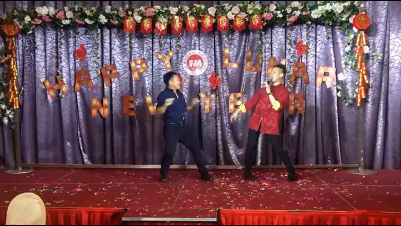 Emcee Terrence Yang Singing Showtime Highlights (*Audience Interaction) - YouTube