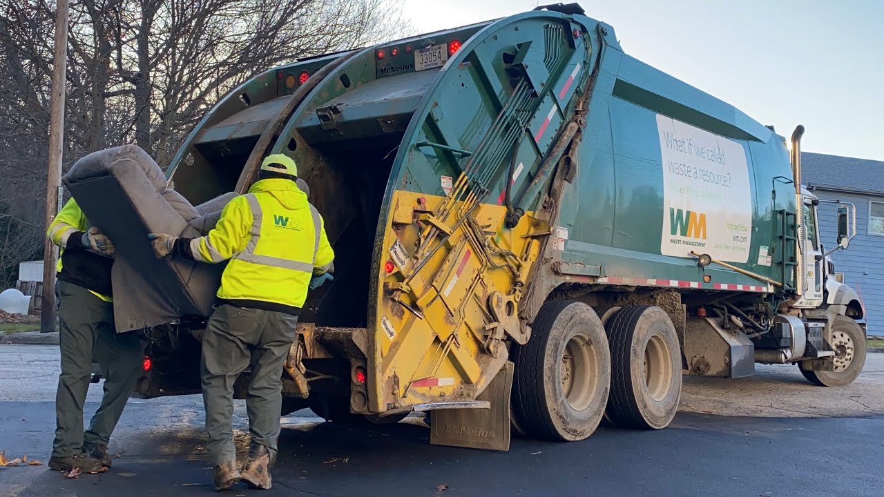 WM RL Split Body vs Bulk and Condo Recycling - YouTube