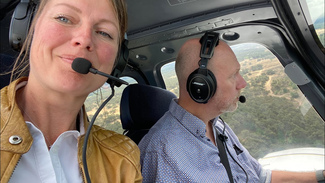 Lekker vliegen met Jos Buitelaar boven Brabant - YouTube