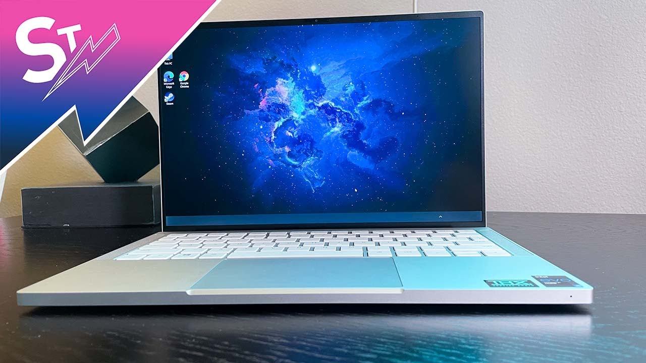 One Week with the Windows 11 Razer Book - YouTube