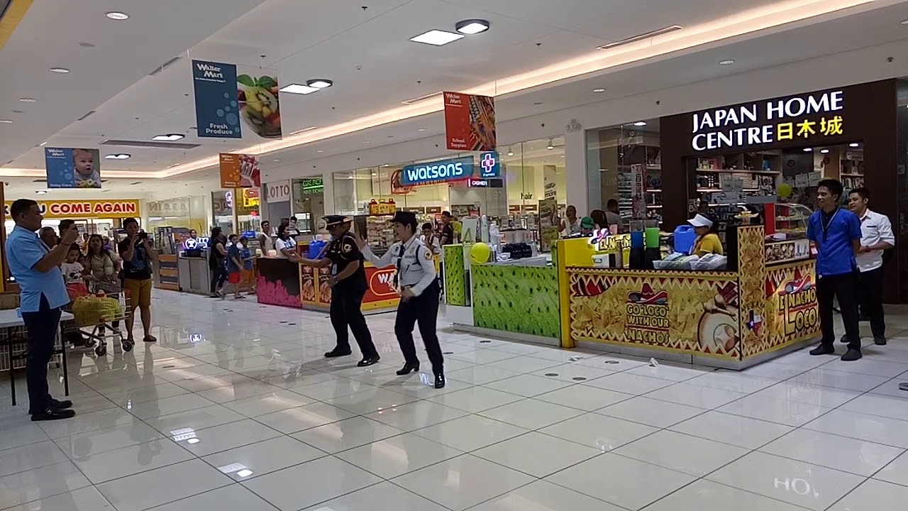 Waltermart Nasugbu Dancing Guards - YouTube