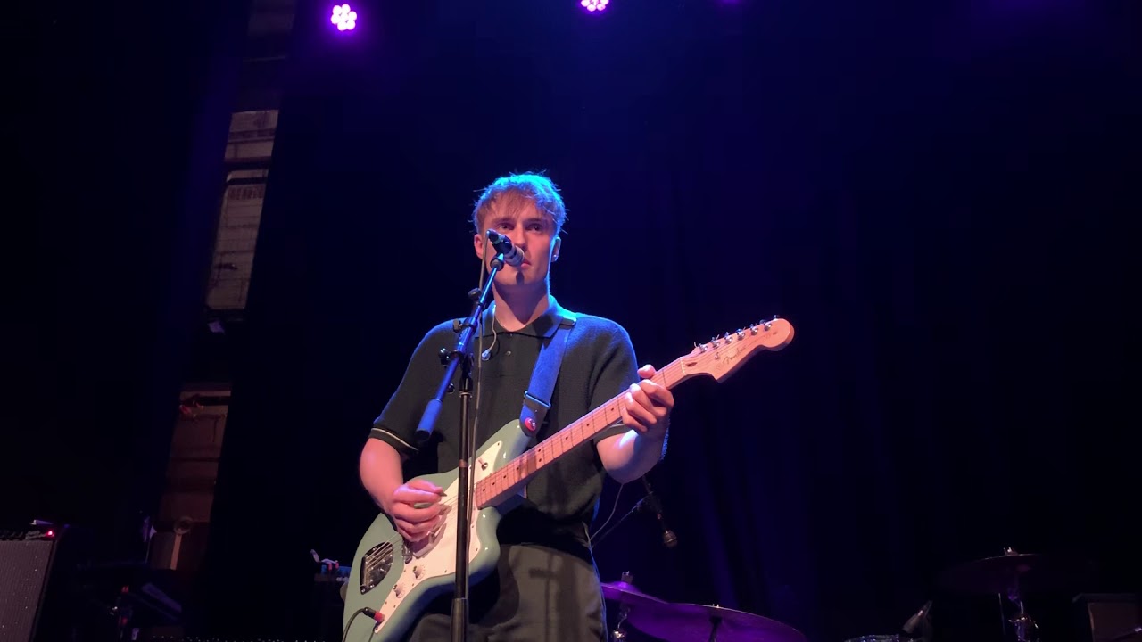Leave Fast - Sam Fender - Rough Trade NYC - YouTube