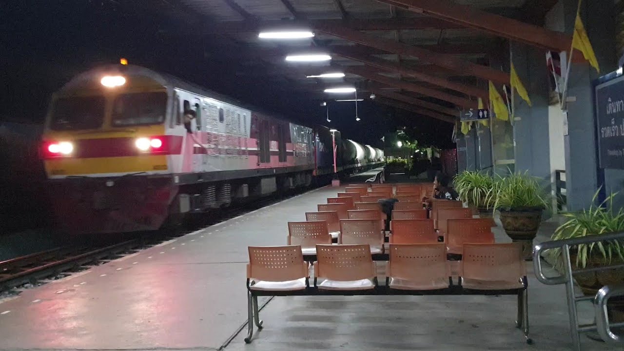 แคปหลังเปิดไซเรน Hitachi 4513 ทำขบวน 722 ผ่านบ้านโป่ง frieght train 722 ...