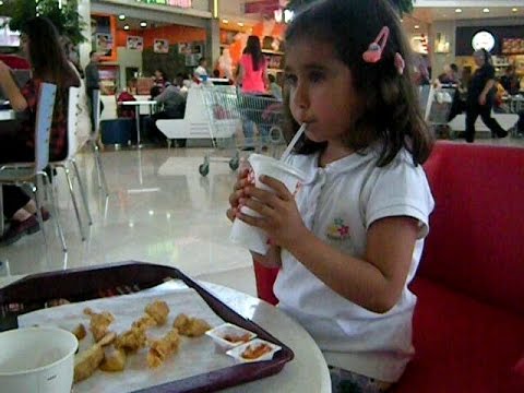 ecrin duru özdağ hastası olduğu tavuk menüsü yerken