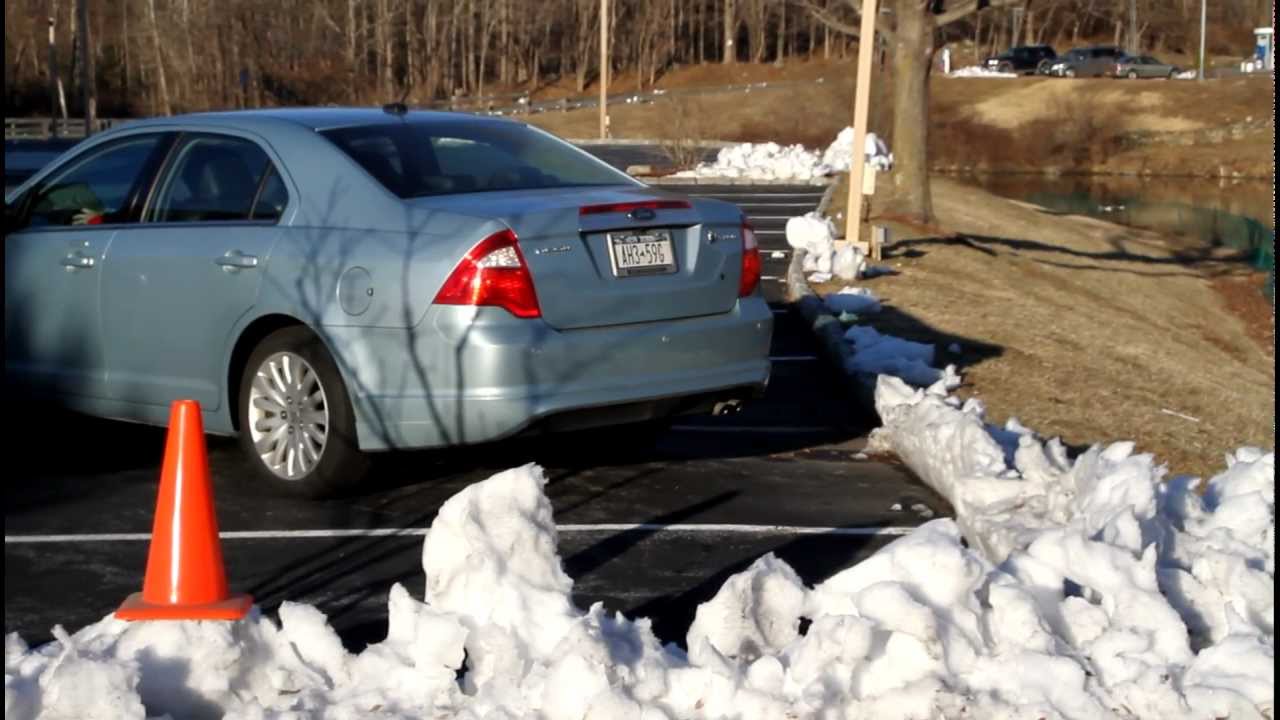 Parallel Parking- Avoid the Curb! - YouTube