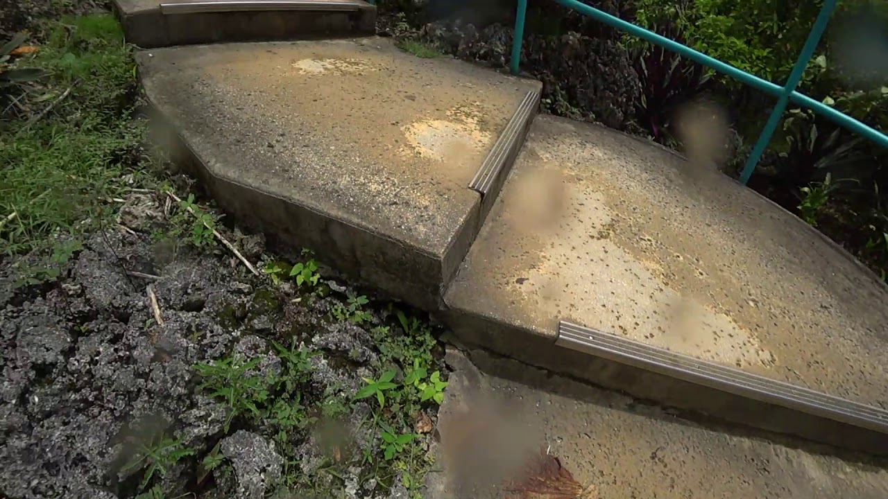 괌 여행 / 괌 닛코호텔 워터슬라이드(Water Slide in Nikko Hotel, Guam) - YouTube