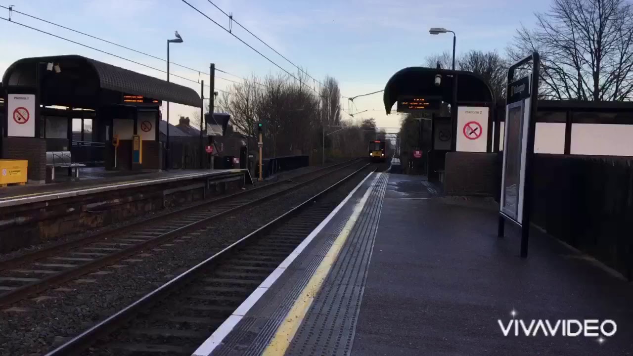 Tyne and Wear Metro - Metrocars 4056 and 4047 at Walkergate (22/12/2020 ...