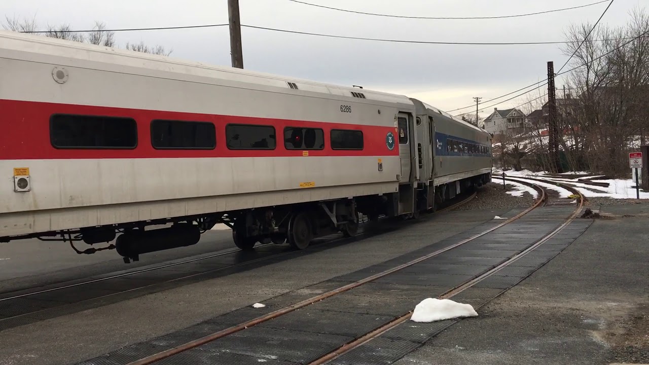 Metro north arriving at Danbury station - YouTube