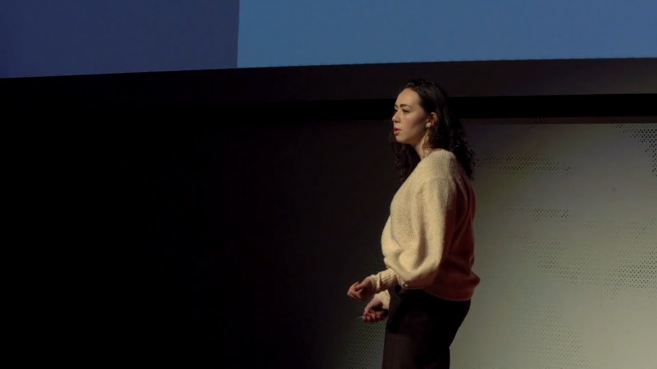 Reconnecting to the real world by putting down your phone | Hannah Bond ...