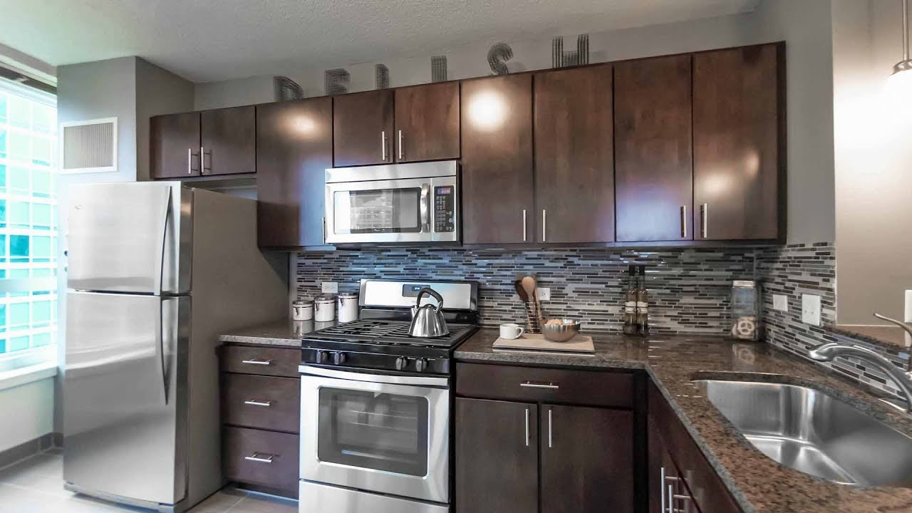 An updated 2-bedroom, 2-bath model in Streeterville at The Streeter ...