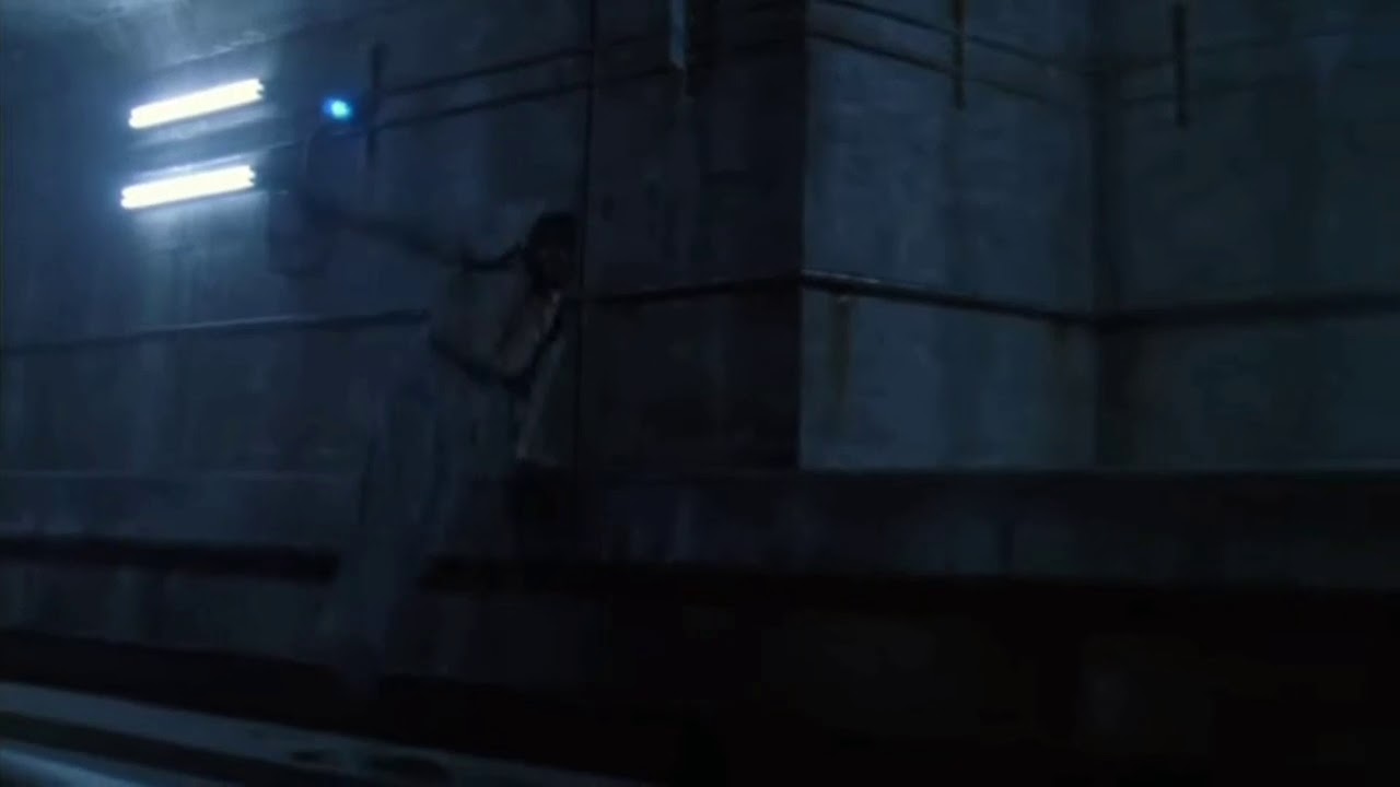Predator 2 🎬 | Jerry's death - Trophy scene - Harrigan chasing the ...