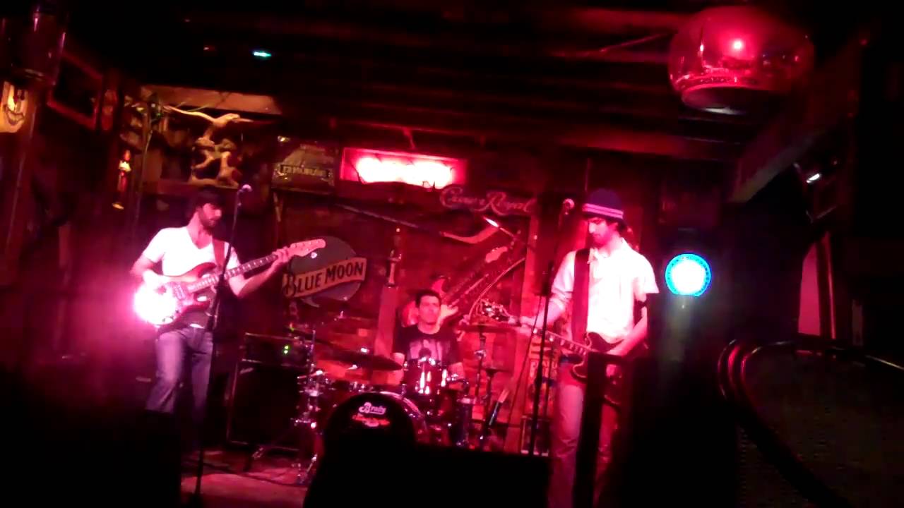 Chobey Badgio Band at Smokey Joes - YouTube