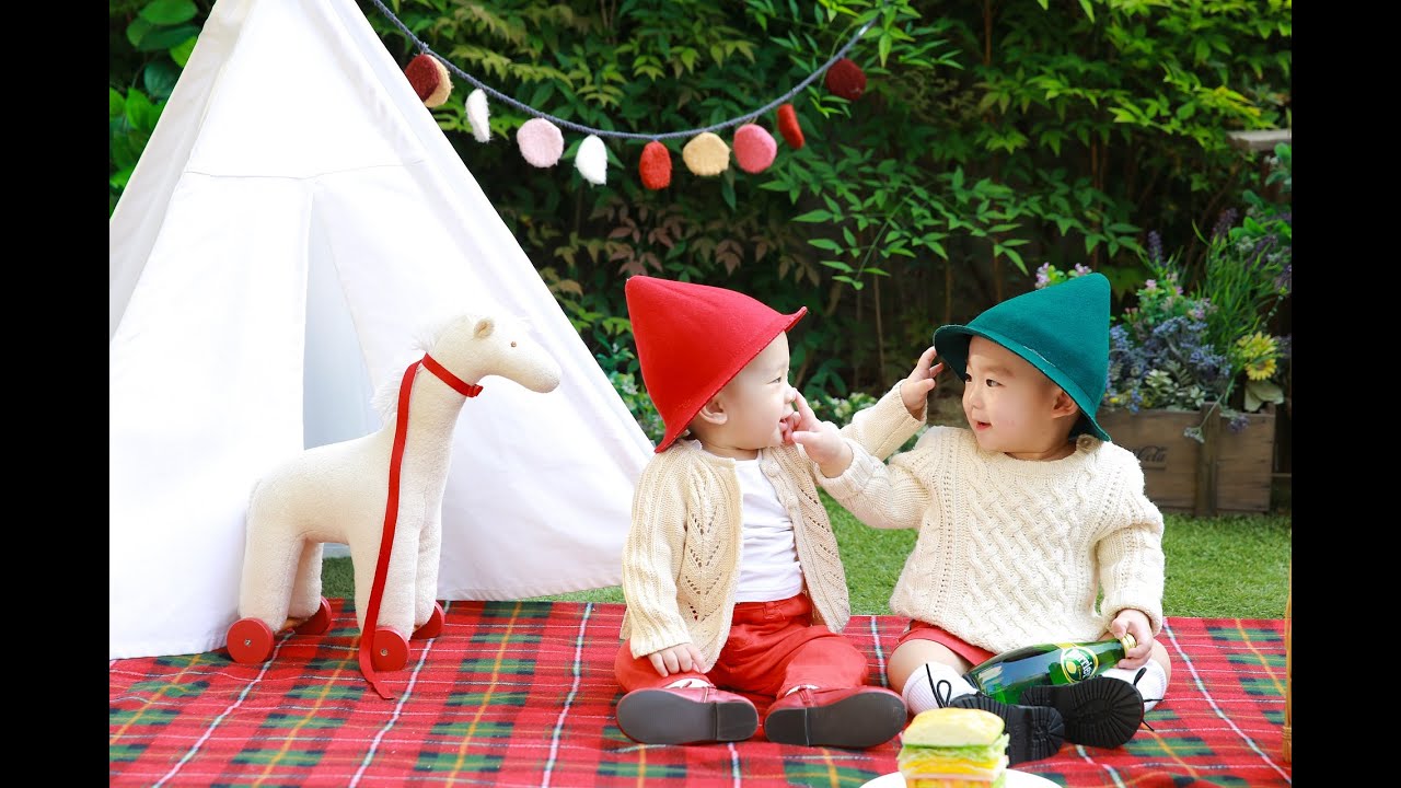 Cute Twins baby playing together ! BSS - YouTube