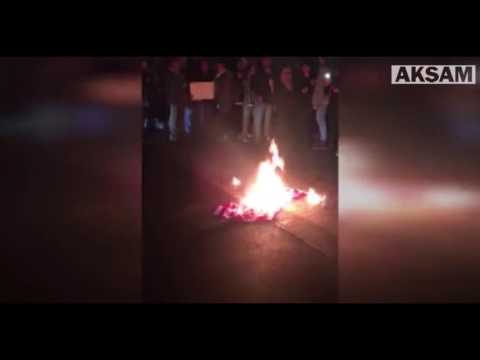 Trump karşıtı protestocular bayrak yaktı