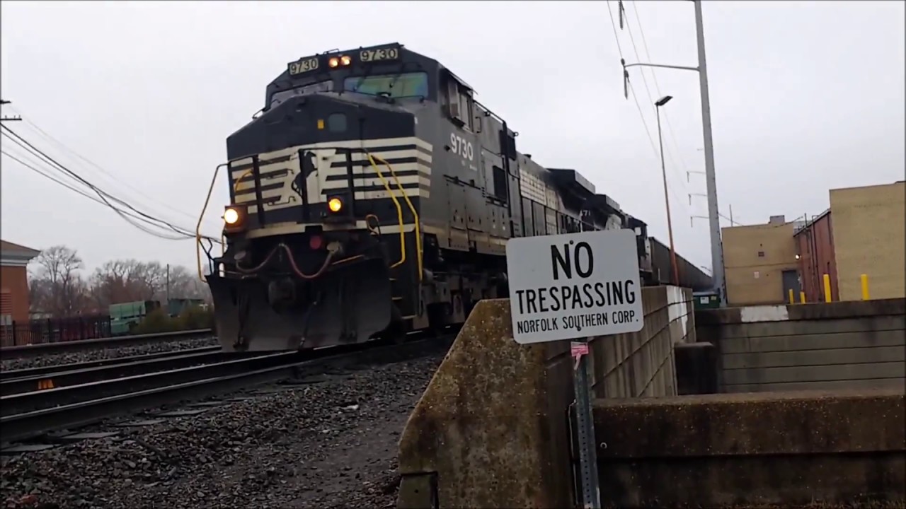 Norfolk Southern around Lambert's Point - YouTube