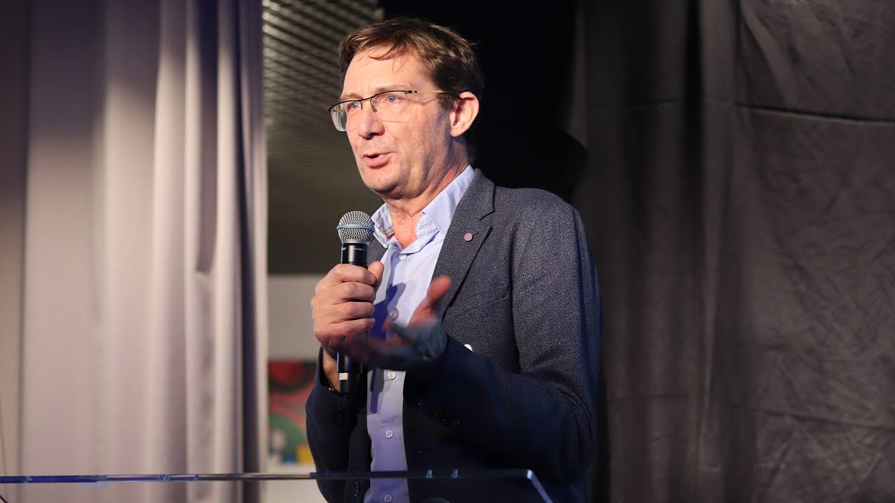 News Podcasting and the Opportunities for Publishers | Nic Newman - YouTube