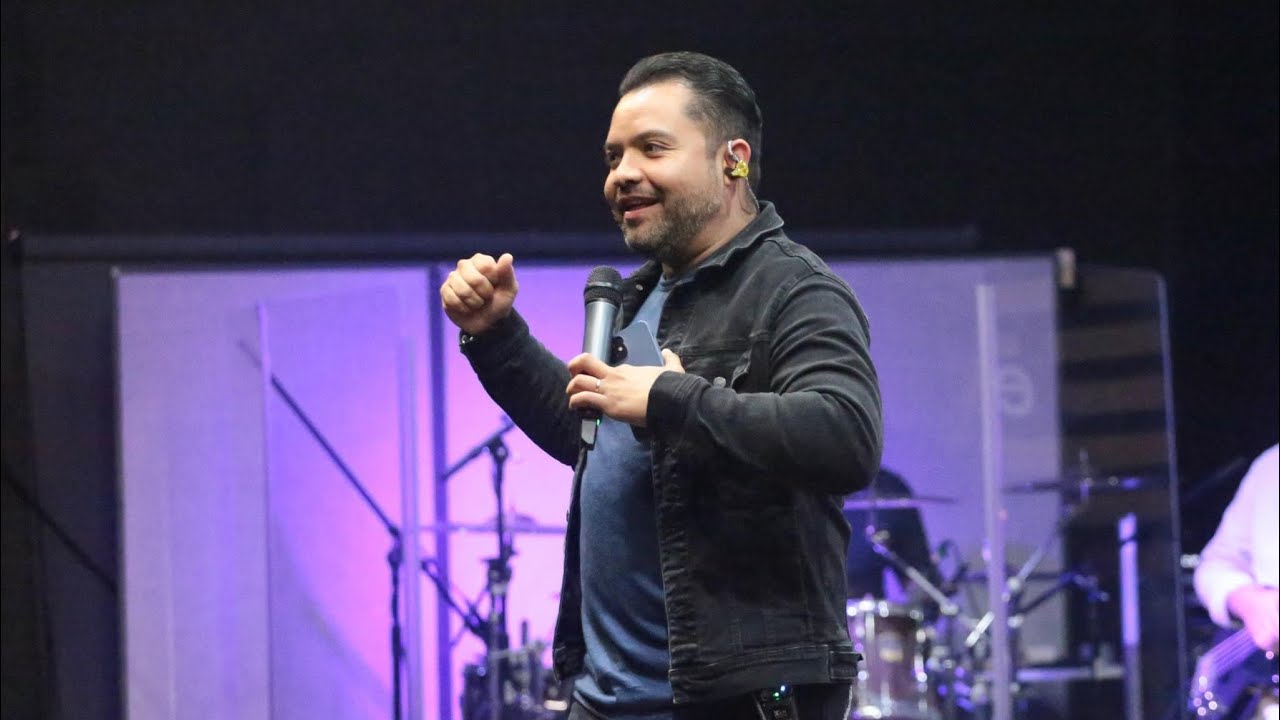 NOCHE DE ADORACION CON MIKE REYES - YouTube