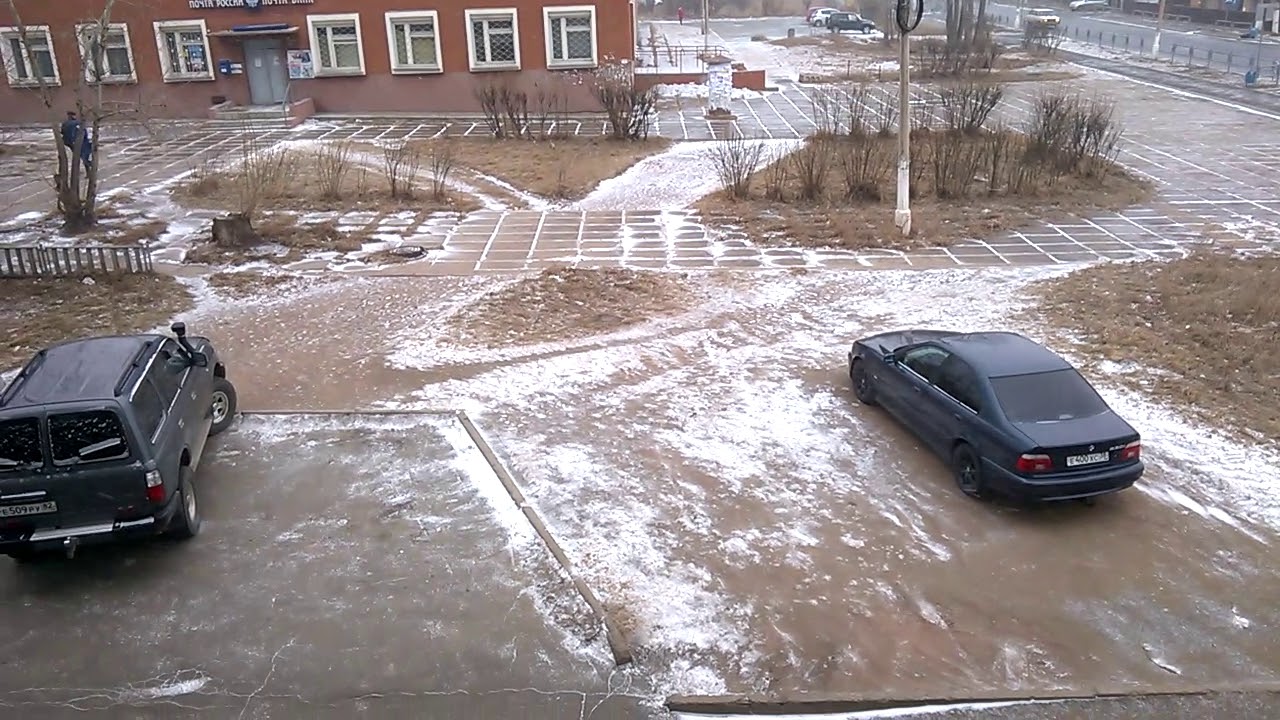 2019-04-19 Hurricane wind, snow, and −4 ° C, Bratsk, Siberia, Russia ...