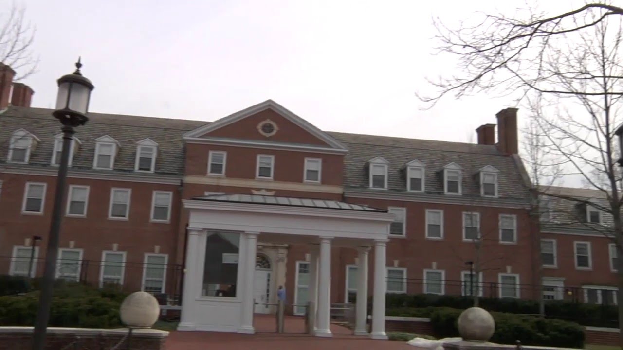 Dorm Tours–AMR 1 - YouTube