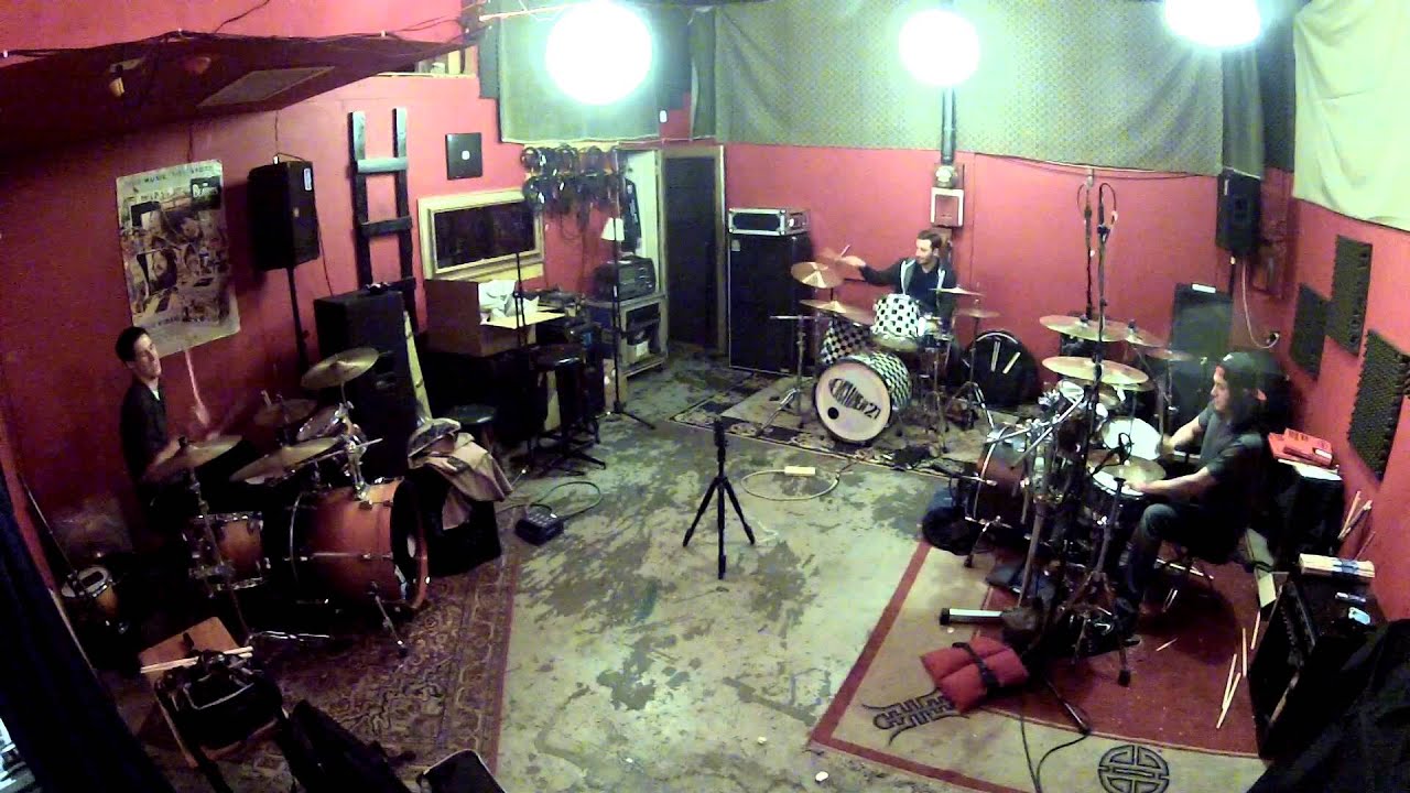 3 Drummers, 3 Kits - Improv Drum Solo/Jam Ft. Jeremy Davis & Lenny ...